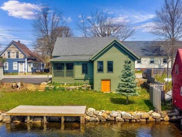 house with 3 bedroom, Laconia NH ES103885800