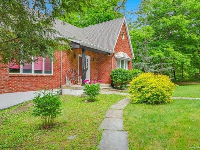 house with 3 bedroom, Lagrangeville NY ES104902726