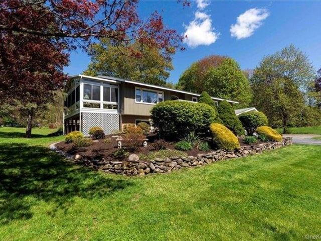 house with 3 bedroom, Lagrangeville NY ES103603280