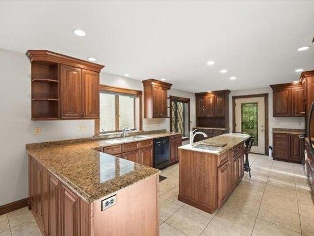house with 3 bedroom, Lakeville MA DS104443941