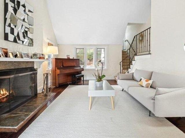 house with 3 bedroom, Larchmont NY DS88170145