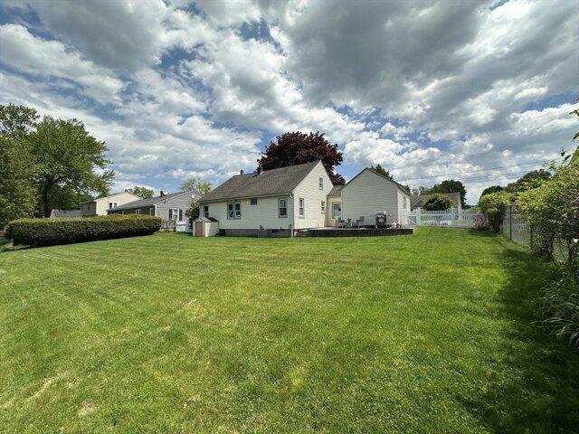 house with 3 bedroom, Lawrence MA DLS102410921