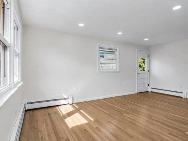 house with 3 bedroom, Lawrence MA ES103099910
