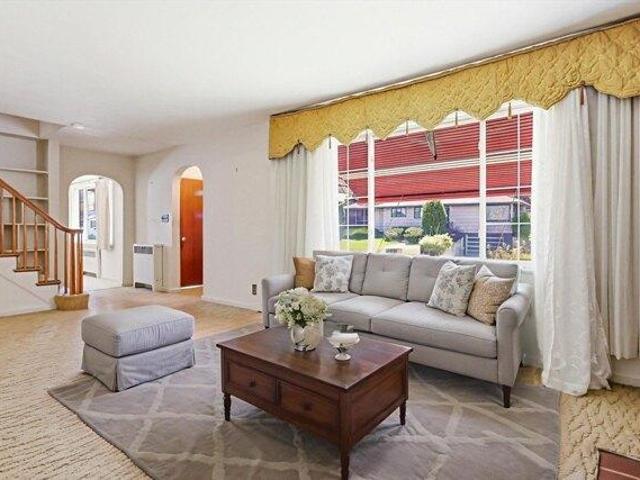 house with 3 bedroom, Lawrence MA ES103441069