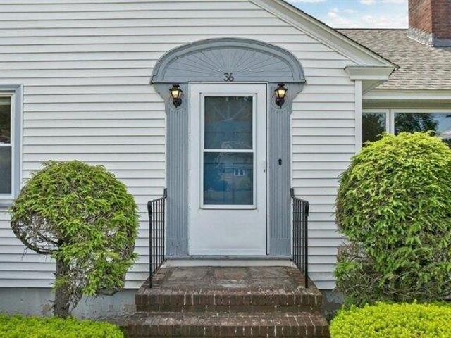 house with 3 bedroom, Lawrence MA ES103969122