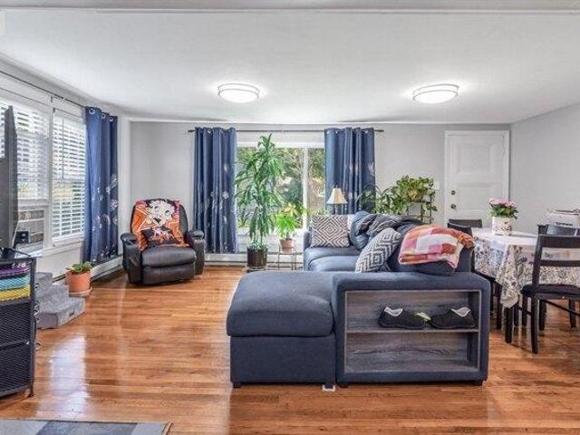 house with 3 bedroom, Lawrence MA ES105094330