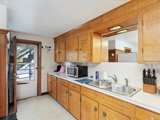 house with 3 bedroom, Lawrence MA ES105193273