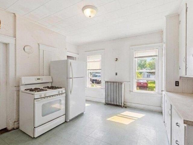 house with 3 bedroom, Lawrence MA ES105114146