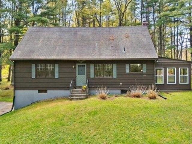 house with 3 bedroom, Lenox MA DLS102343460