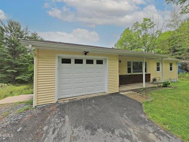 house with 3 bedroom, Lenox MA DLS102346955
