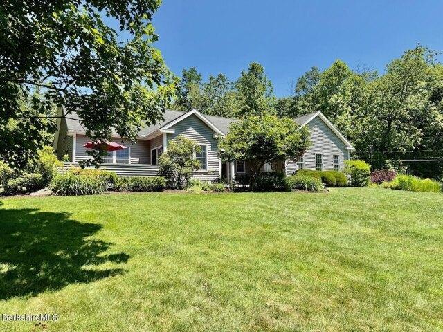 house with 3 bedroom, Lenox MA DS104044152