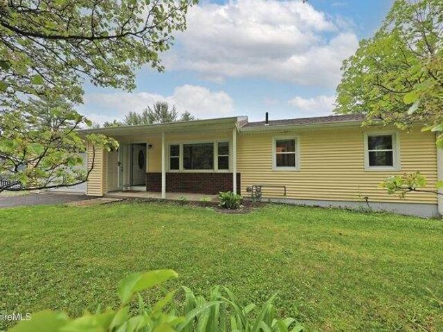 house with 3 bedroom, Lenox MA ES103588463