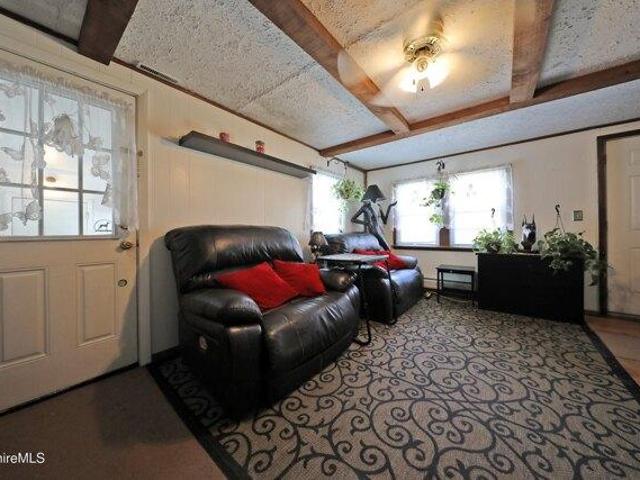 house with 3 bedroom, Lenox MA ES103665468