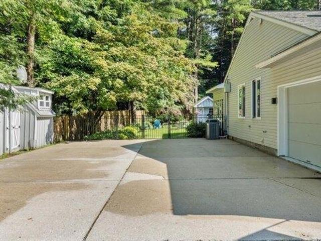 house with 3 bedroom, Lenox MA ES105105867