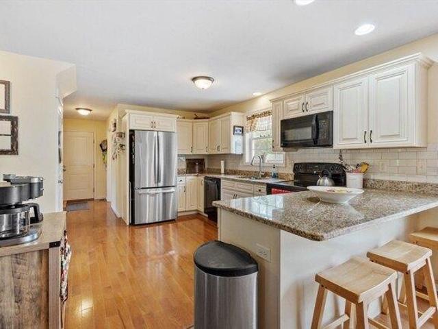 house with 3 bedroom, Leominster MA DS104043400