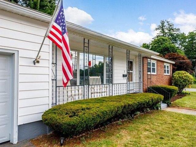 house with 3 bedroom, Leominster MA DS104352670