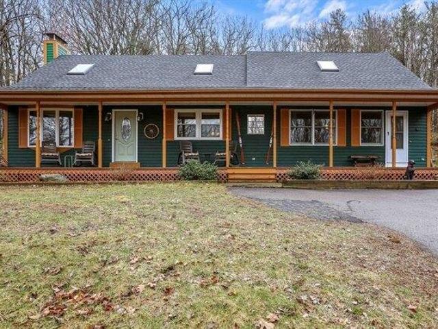 house with 3 bedroom, Leominster MA DS102583178