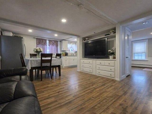 house with 3 bedroom, Leominster MA DS102634191