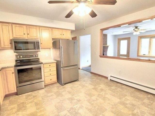 house with 3 bedroom, Leominster MA DS102799591