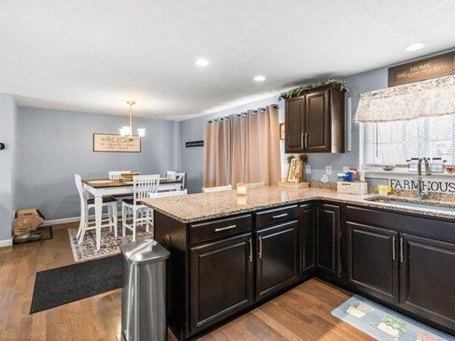 house with 3 bedroom, Leominster MA DS102922715