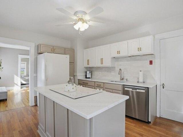 house with 3 bedroom, Leominster MA DS103809199
