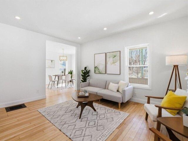 house with 3 bedroom, Leominster MA ES104994841