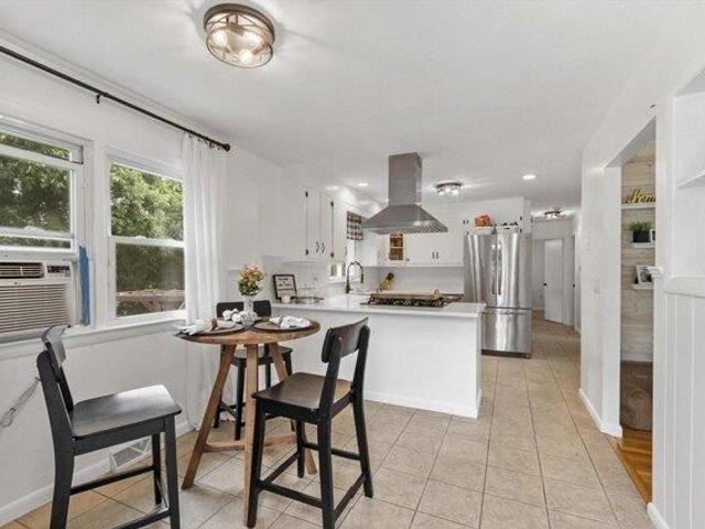 house with 3 bedroom, Leominster MA ES104994857
