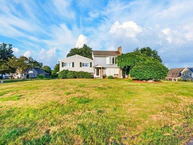 house with 3 bedroom, Leominster MA ES105116627