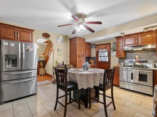 house with 3 bedroom, Leominster MA ES105143307