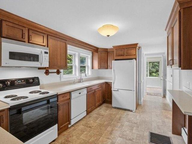 house with 3 bedroom, Leominster MA ES105160504