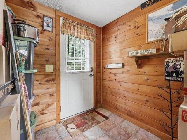 house with 3 bedroom, Leominster MA ES105191879