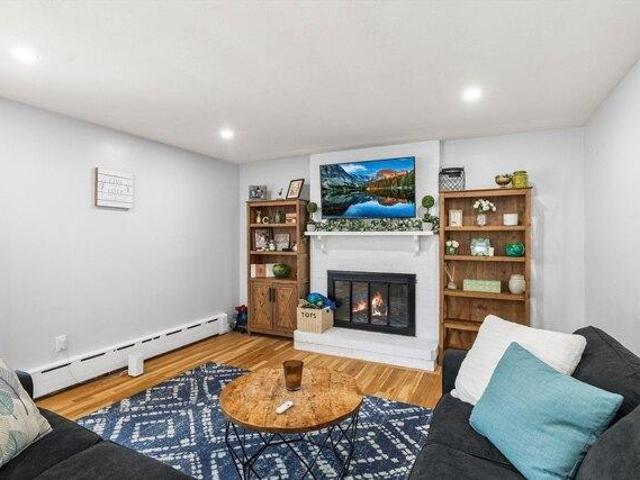 house with 3 bedroom, Leominster MA ES103126726