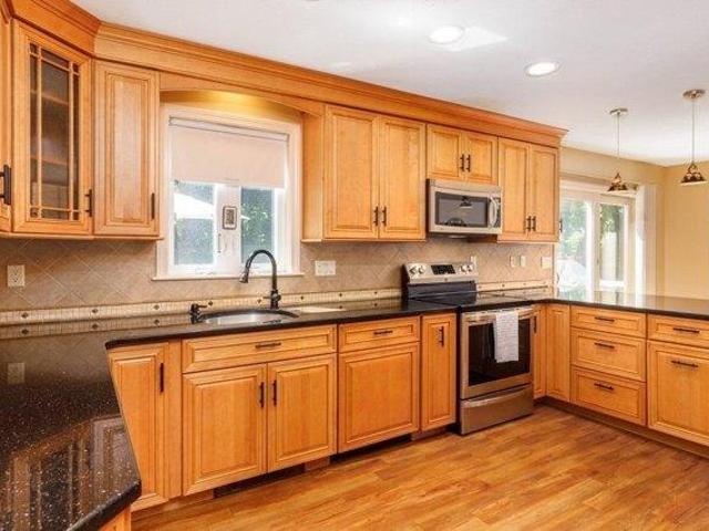 house with 3 bedroom, Leominster MA ES103807418