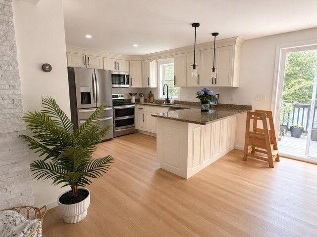 house with 3 bedroom, Leominster MA ES103809111