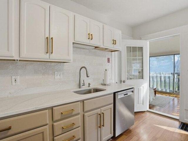 house with 3 bedroom, Leominster MA ES103809199