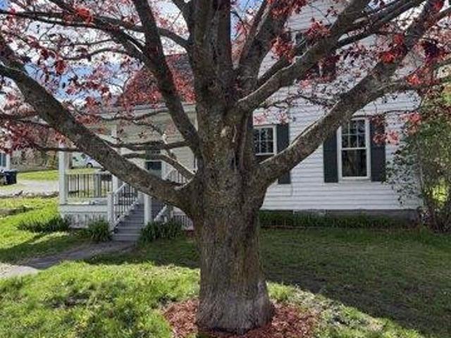 house with 3 bedroom, Lebanon NH DS102447876