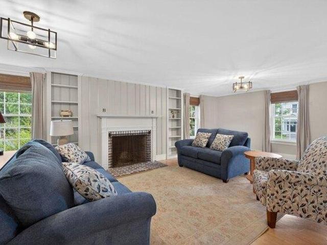 house with 3 bedroom, Lebanon NH ES104076174
