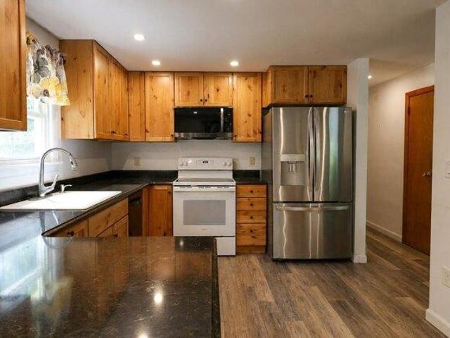 house with 3 bedroom, Lebanon NH ES104605827