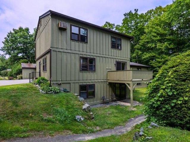 house with 3 bedroom, Lebanon NH ES105116639