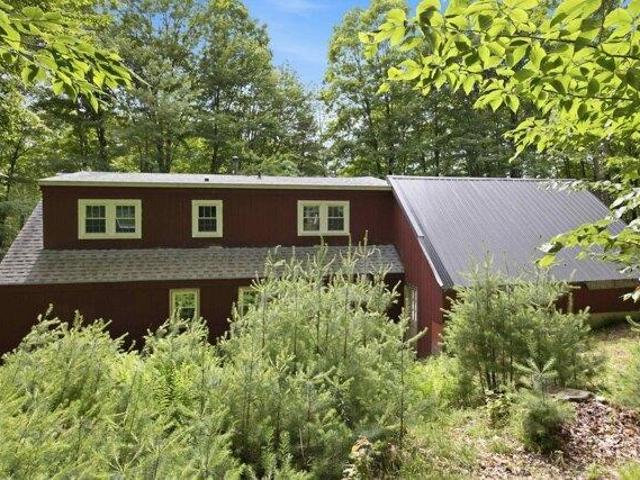 house with 3 bedroom, Lebanon NH ES105206764