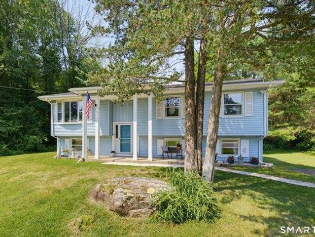 house with 3 bedroom, Lebanon CT DS104296600