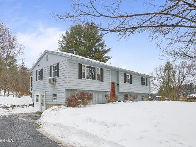 house with 3 bedroom, Lee MA DS102156884