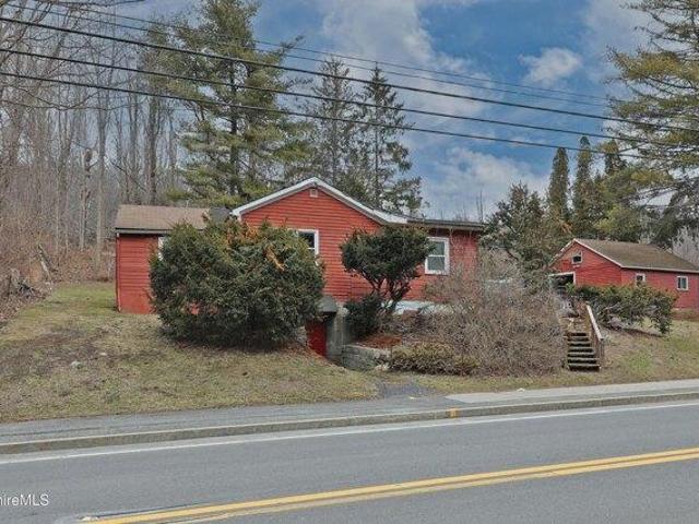 house with 3 bedroom, Lee MA DS102342668