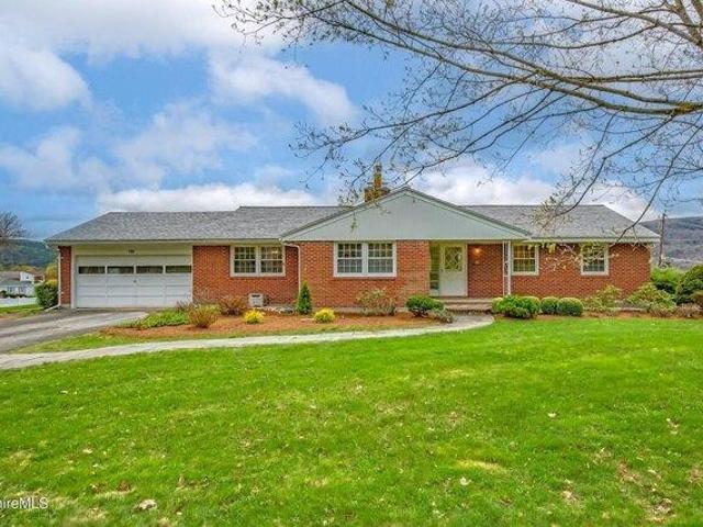 house with 3 bedroom, Lee MA DS102370799
