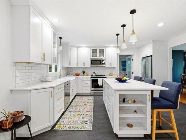 house with 3 bedroom, Lee MA DS103889082