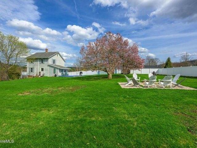 house with 3 bedroom, Lee MA ES103431166