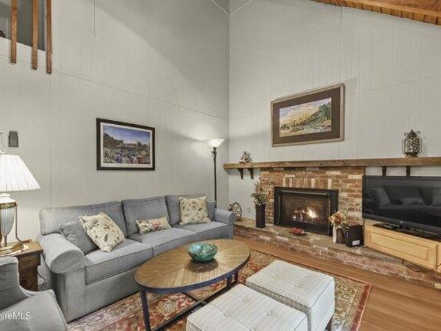 house with 3 bedroom, Lee MA ES103927875