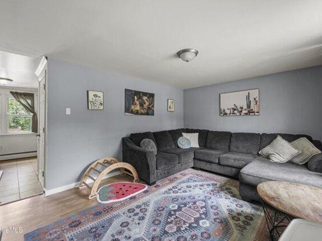 house with 3 bedroom, Lee MA ES103931778