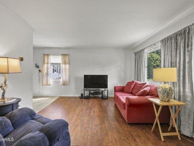 house with 3 bedroom, Lee MA ES104116986