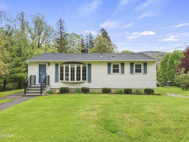 house with 3 bedroom, Lee MA ES105108910